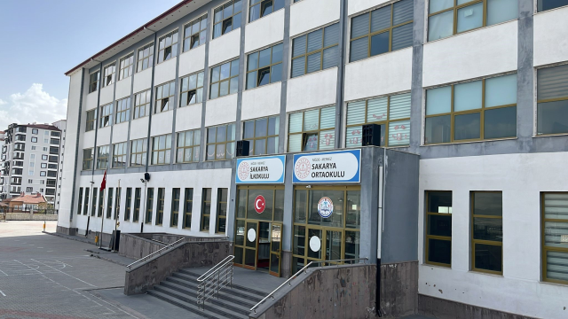 Niğde'de öğle arası yemek kabusu: 27 öğrenci hastanelik oldu