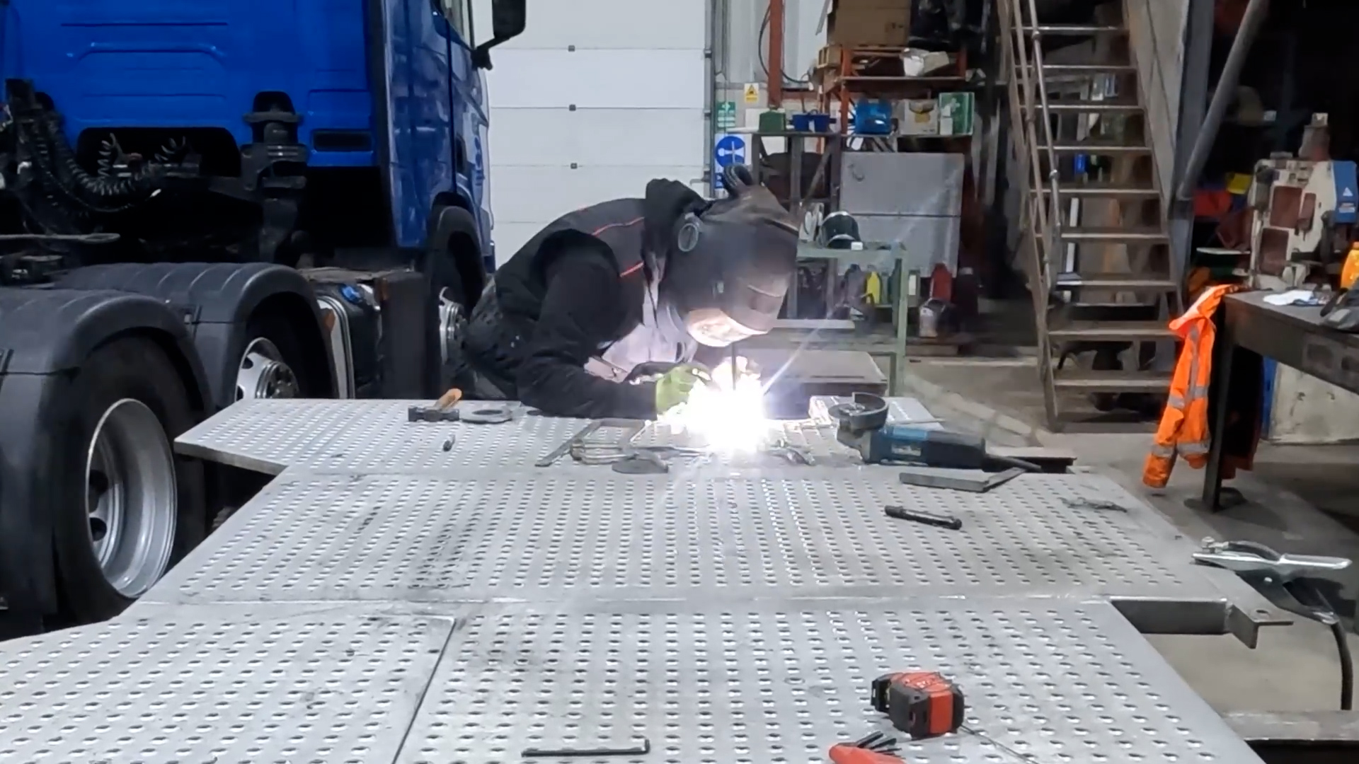 Scania truck modification and precision workshop welding