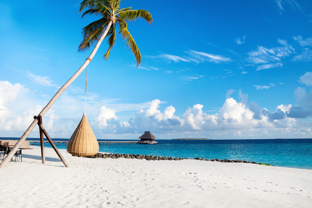 Reasons why a visit to a private island beats a major port