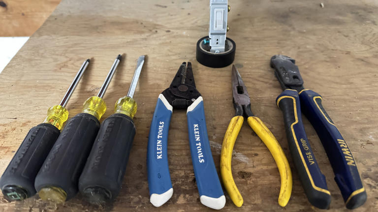How to replace a light switch yourself: A step-by-step guide