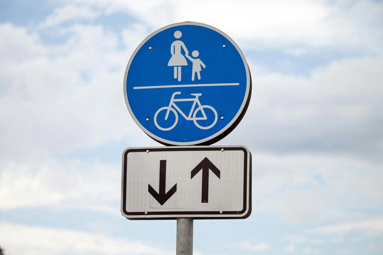 Sie Mochten Ausserorts Radfahrer Oder Fussganger Uberholen