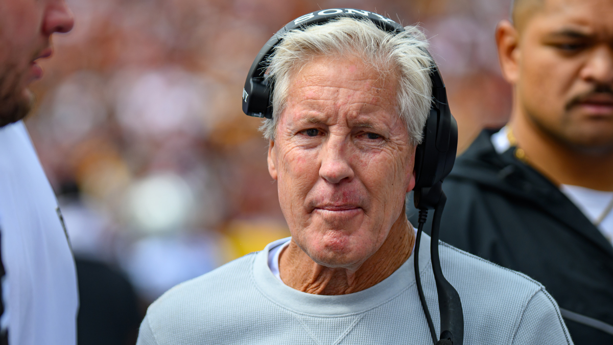 74-year-old football coach lands head coaching role 4 months after ...