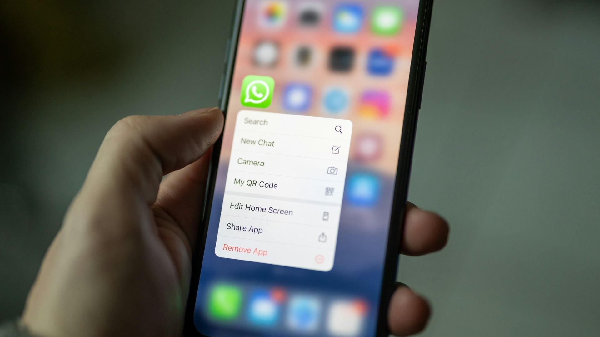Το WhatsApp «ξεκλειδώνει» τα premium χαρακτηριστικά στο iOS