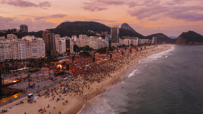 Corona hosts millions for the world’s biggest beach concert, Todo Mundo ...