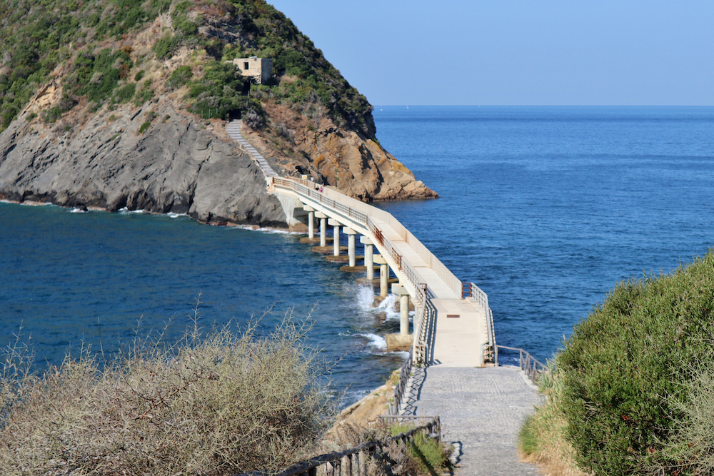L’isola disabitata accanto a Napoli dove i Micenei si fermarono ...