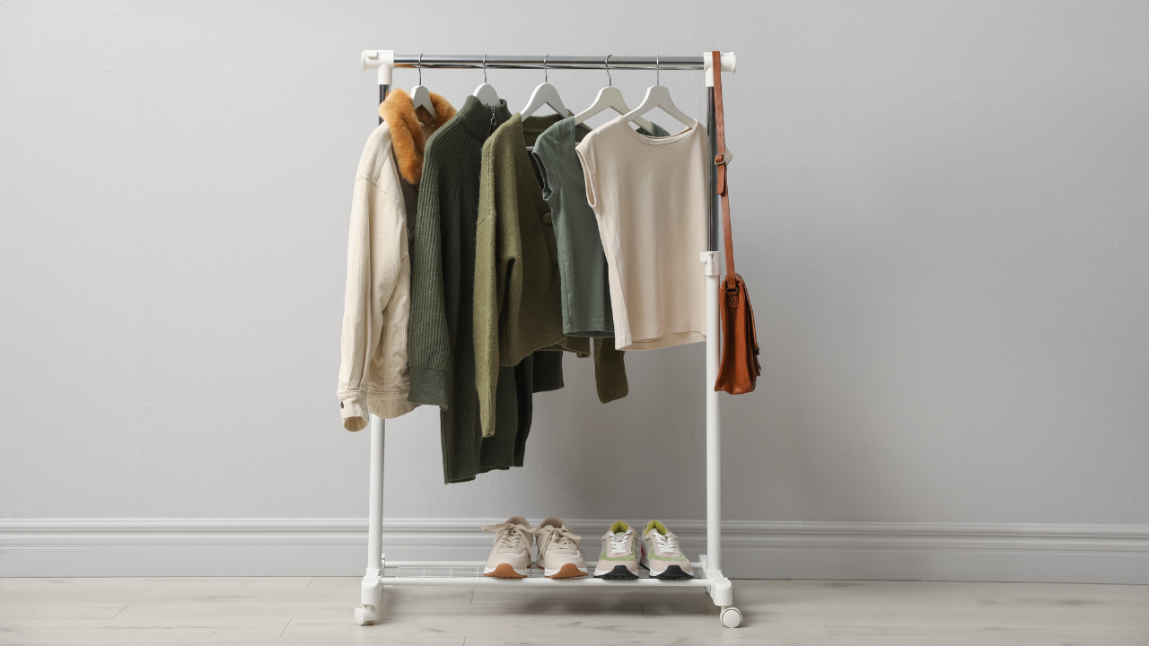 Why some professionals choose consistent everyday outfits