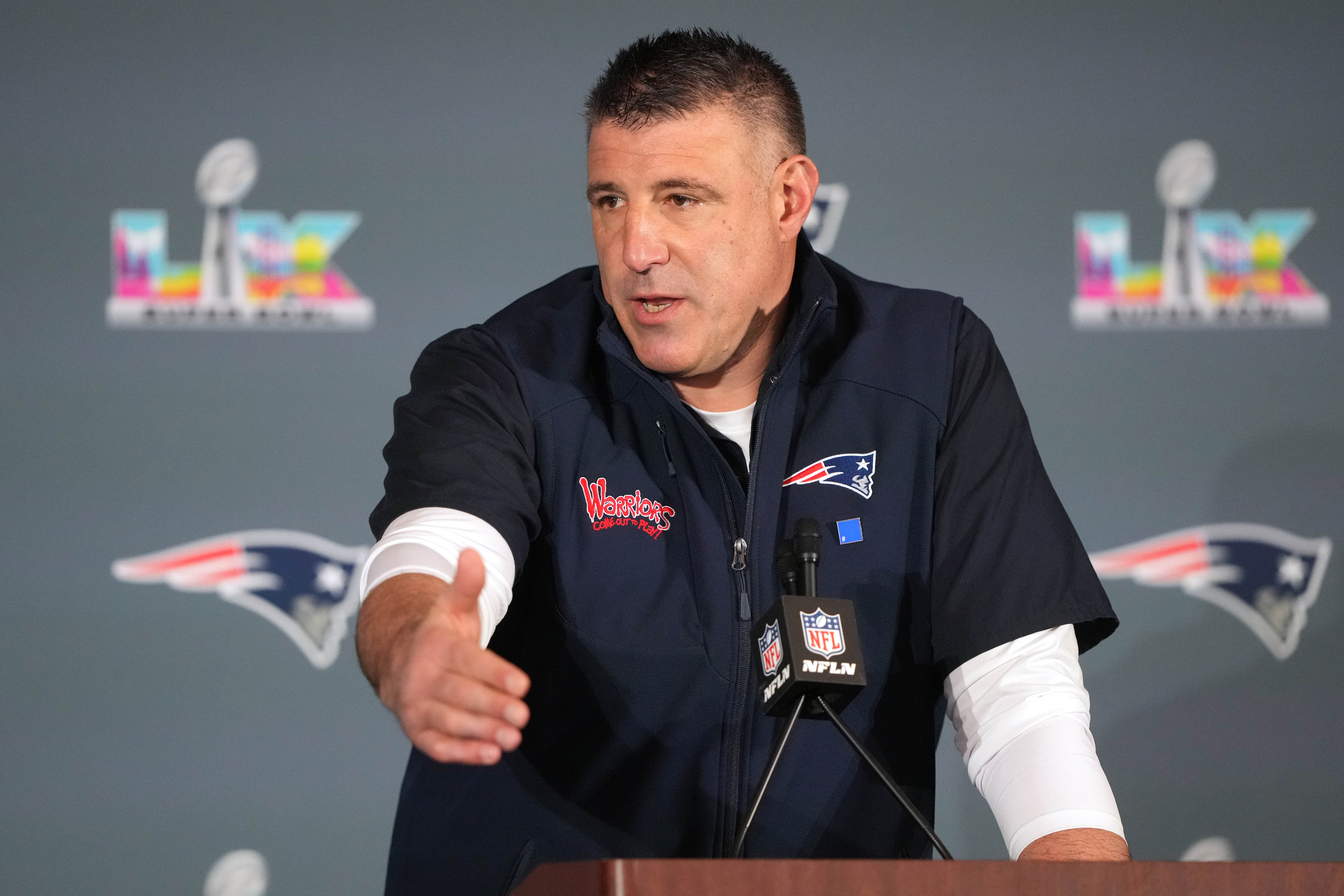 NFL executives share gloomy outlook for Patriots amid Mike Vrabel ...