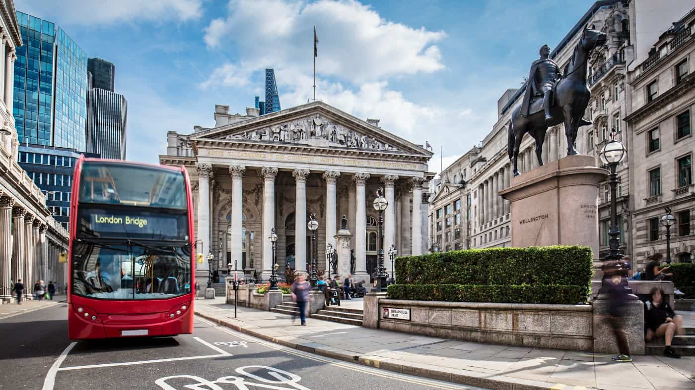 £1,000 invested in the FTSE 100 in May 2021 is now worth...
