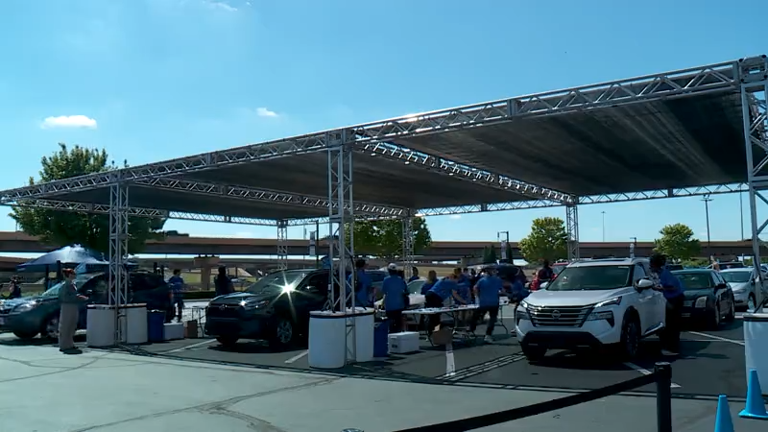 Hundreds of cars line up for Thunder’s ‘Paint Your Ride’ event