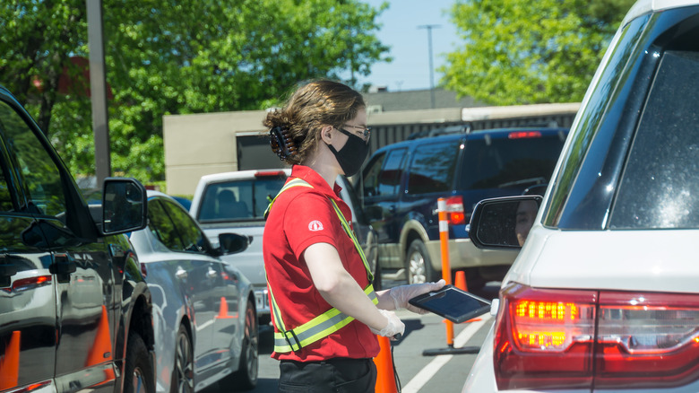 14 drive-thru ordering mistakes you're probably making