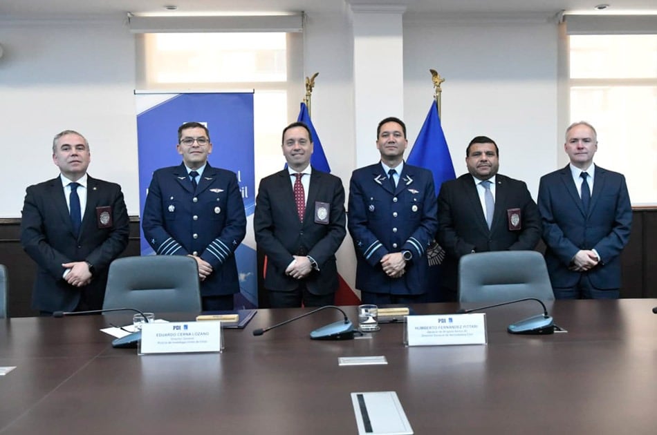 PDI firma convenio para fortalecer coordinación con la DGAC en ...