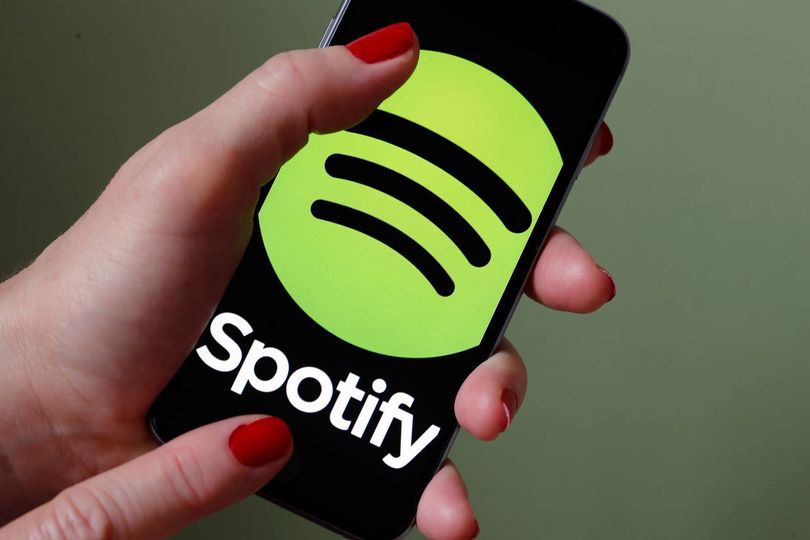 Spotify down as thousands of users report they can't use app or play music