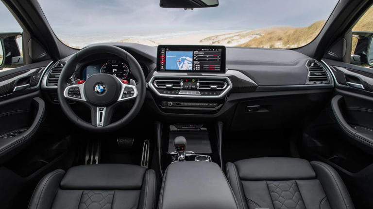 2025 BMW X4 M