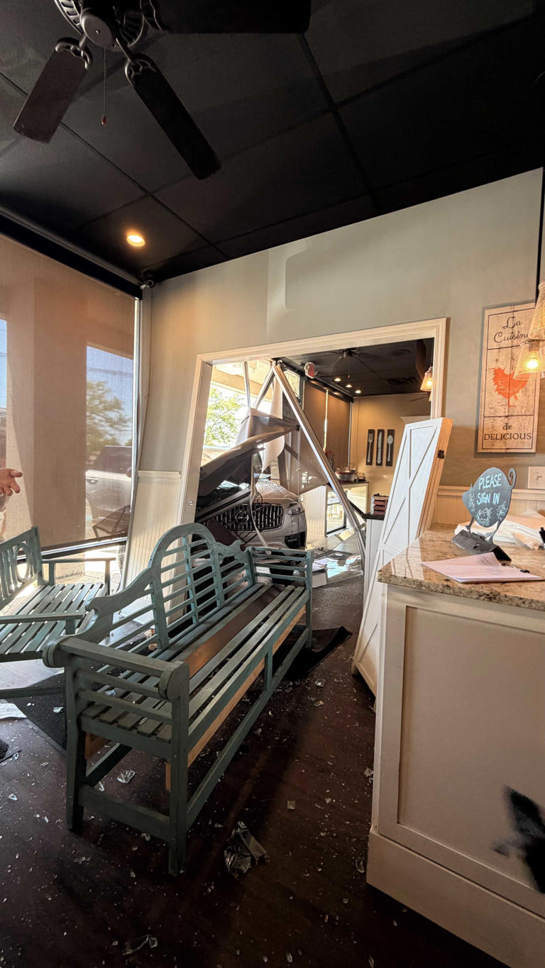 Vehicle crashes through the Cheddar Box Cafe in Middletown; man ...