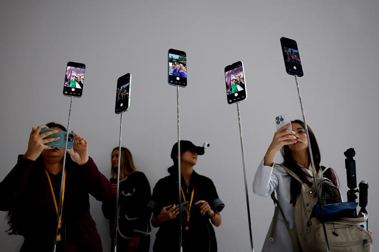 Apple plans customizable camera for pros, Siri design changes in iOS 27