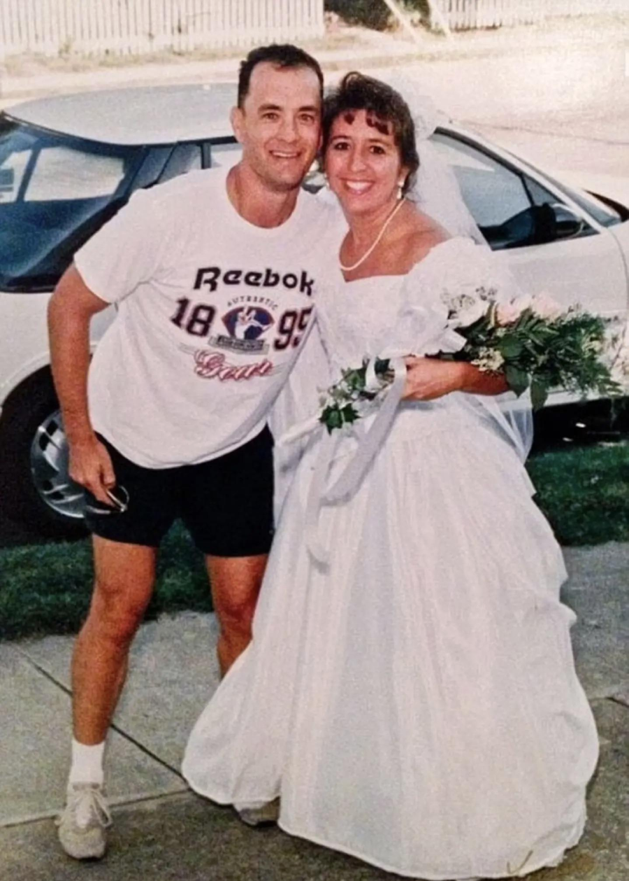 18 vintage photos that prove people have always been weird at weddings