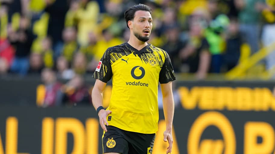 Dortmund star left out of Algeria's preliminary World Cup squad