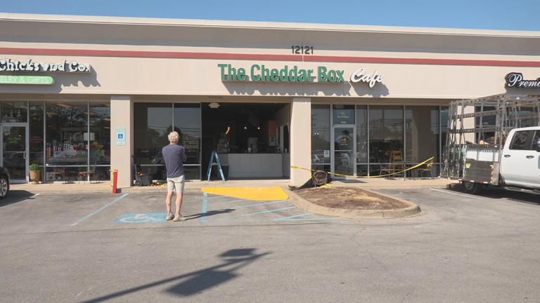 The Cheddar Box in Middletown hit by car