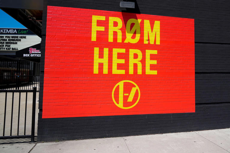 Twenty One Pilots reveals plans for its biggest-ever US headline show ...