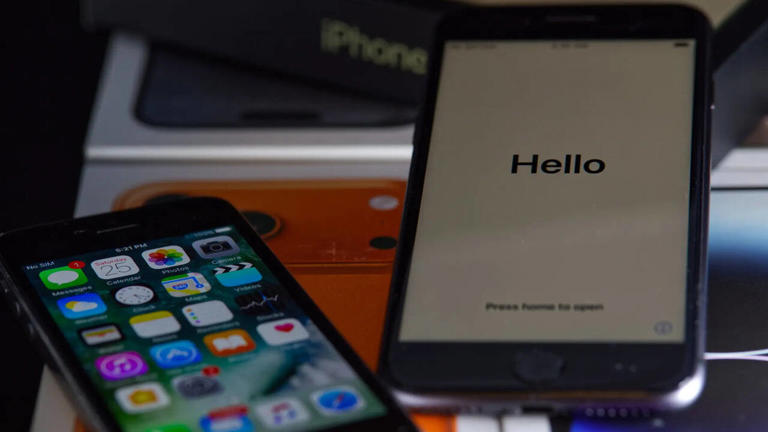 Exploring America's complex relationship with the iPhone