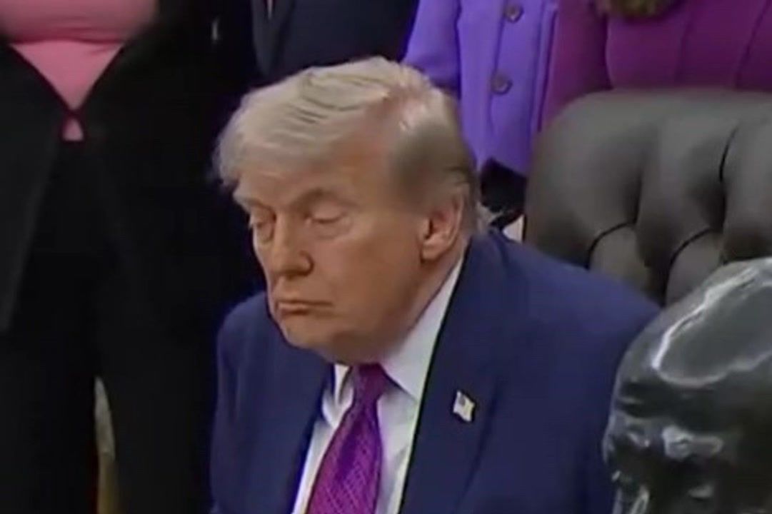 MAGA gives wild 'long blink' excuse as Trump appears to fall asleep at ...