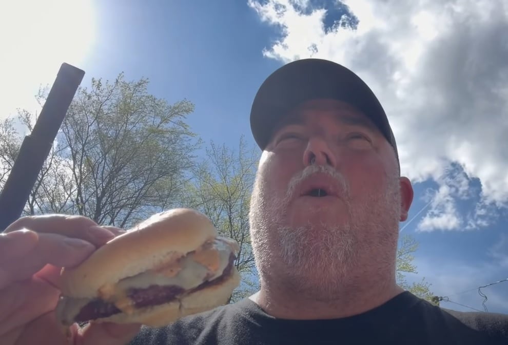 Watch this guy's reaction after eating a burger for the 1st time in 43 ...