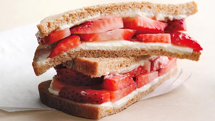 How to make a strawberry cream cheese sandwich