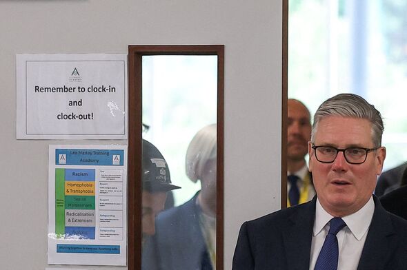 Palace issues '6-word warning' to embattled Keir Starmer on eve of ...
