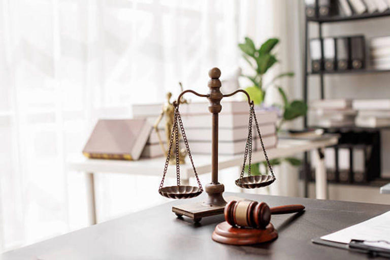Thomas Reuters integrating Anthropic's Claude into legal assistant software