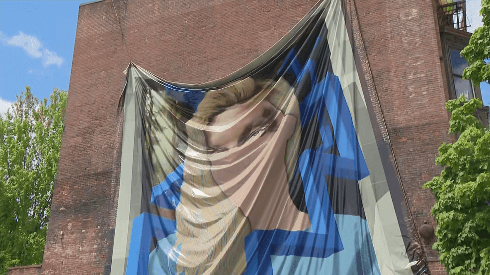 Mural of Ukrainian refugee Iryna Zarutska removed from building in ...