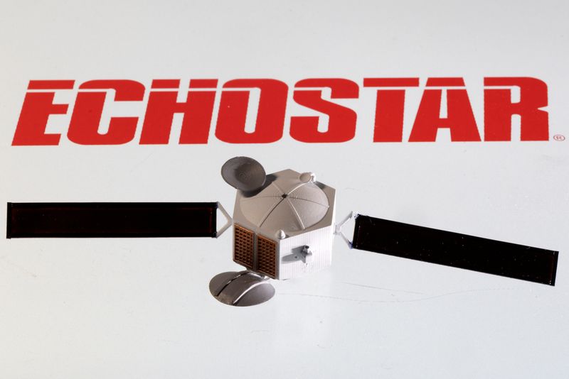 FCC approves $40 billion sale of EchoStar spectrum to SpaceX, AT&T
