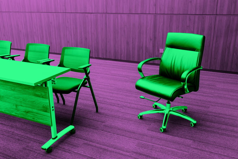 Large study finds that replacing workers with AI is backfiring badly