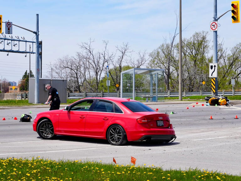 25-year-old man dead after crash with vehicle in Vaughan, police say