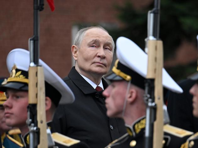 Putin-Knall nach Victory-Day-Parade: Kriegsende-Versprechen ist laut ...