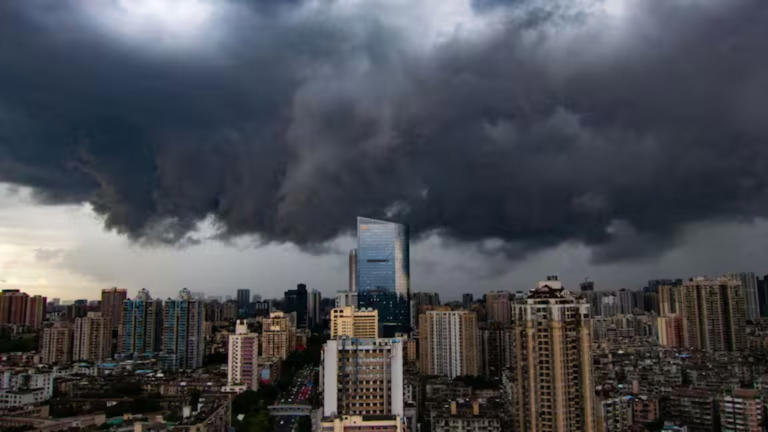 Se acerca un diluvio histórico y habrá fuertes ráfagas de viento y ...