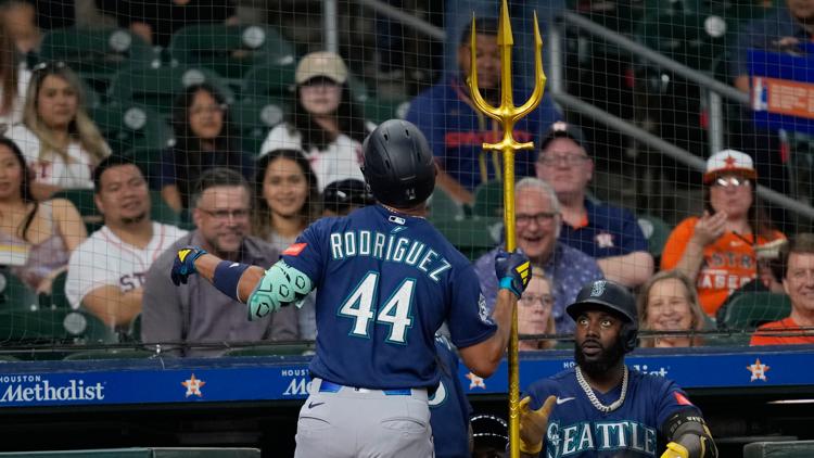 Rodríguez goes deep as the Mariners extend a franchise-record 8-game ...