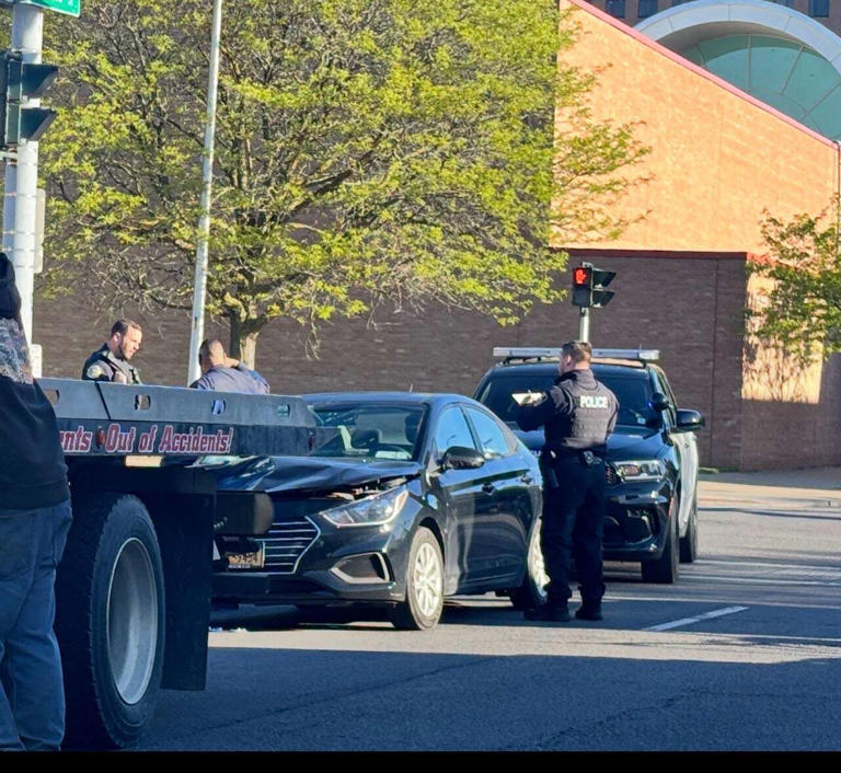 Girl hit by car while walking to school in Syracuse, police say
