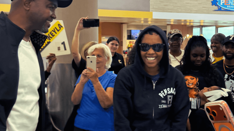 Pensacola community welcomes Keyla Richardson back home at airport