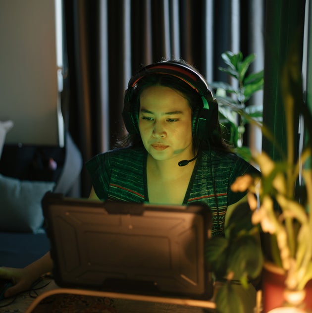 This coding school teaches us how to hack the system at large