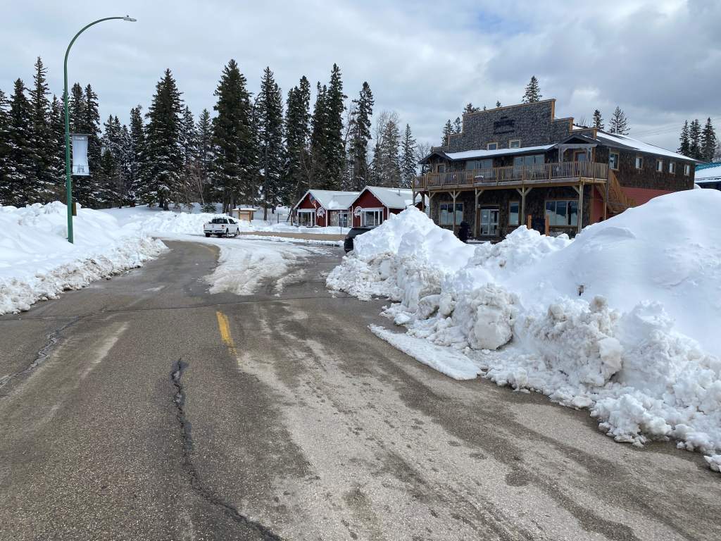 Snow nearly gone as Waskesiu businesses gear up May long weekend