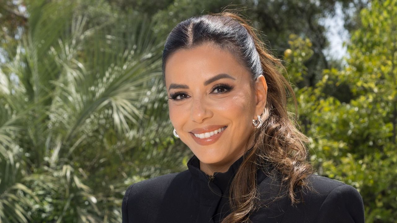 Eva Longoria’s architectural lap pool is a lesson in restorative design