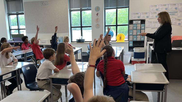 Meet News19 teacher of the week Sharon Hanna