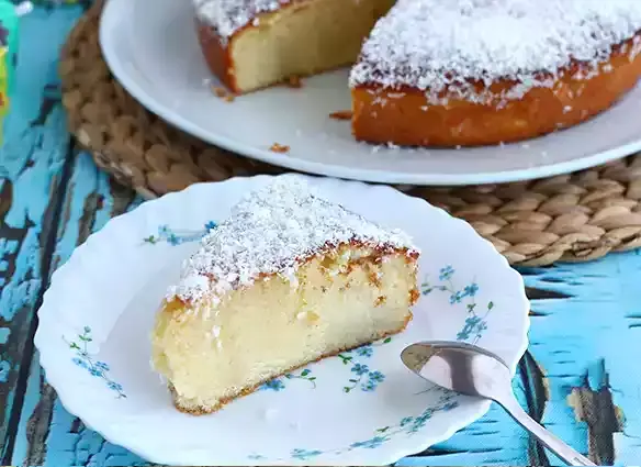 Pastel de coco tres leches brasileño