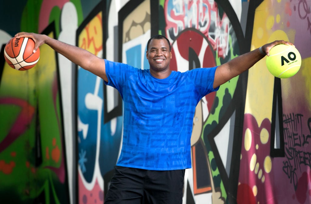 Former Atlanta Hawks player Jason Collins dies after brain cancer diagnosis