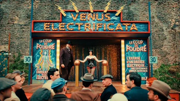 The Electric Kiss gây chia rẽ khi là phim mở màn tệ nhất Cannes?