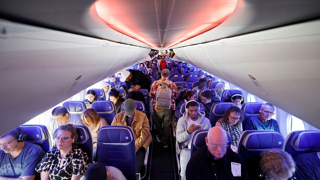 Mastering the middle seat like a pro traveler