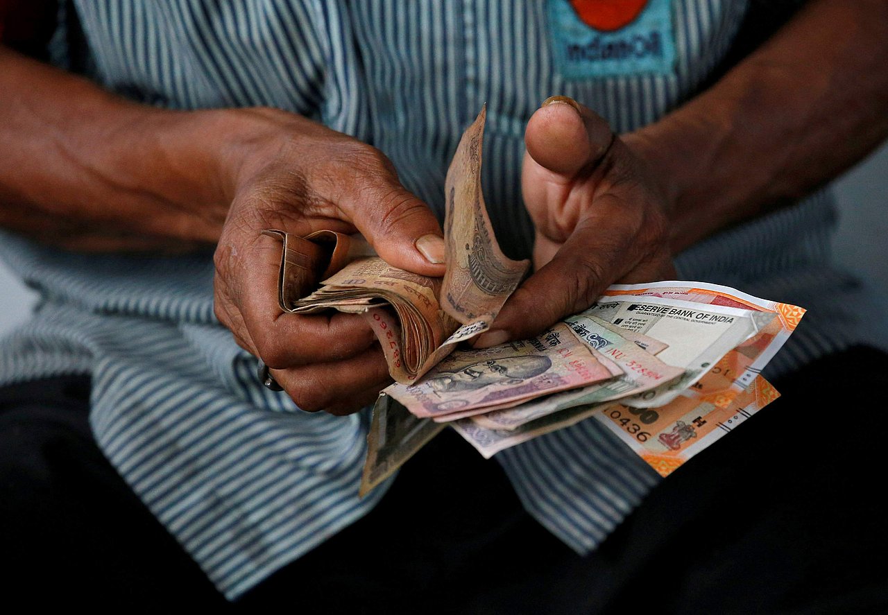 Rupee recovers 16 paise from all-time low to 95.52 against US dollar in ...