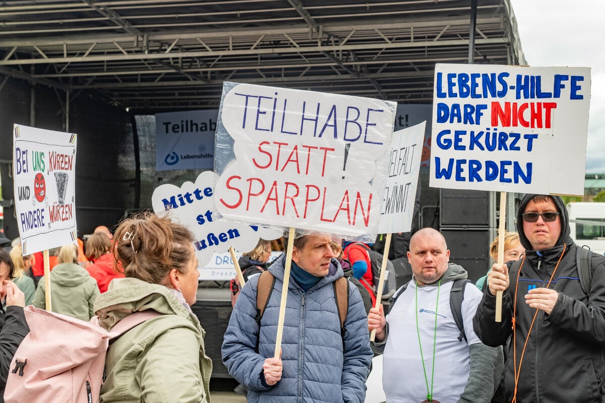 Protest vorm sächsischen Landtag: Was wollen die Demonstranten?