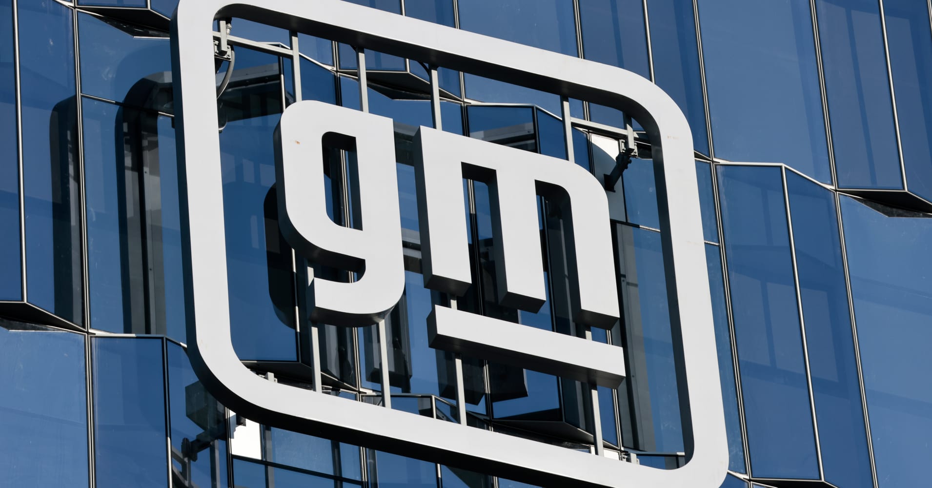 Laid-off GM employees tell of ominous email, severance and role of AI