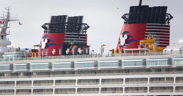 Disney abruptly cancels cruise and boots passengers off ship, leaving ...